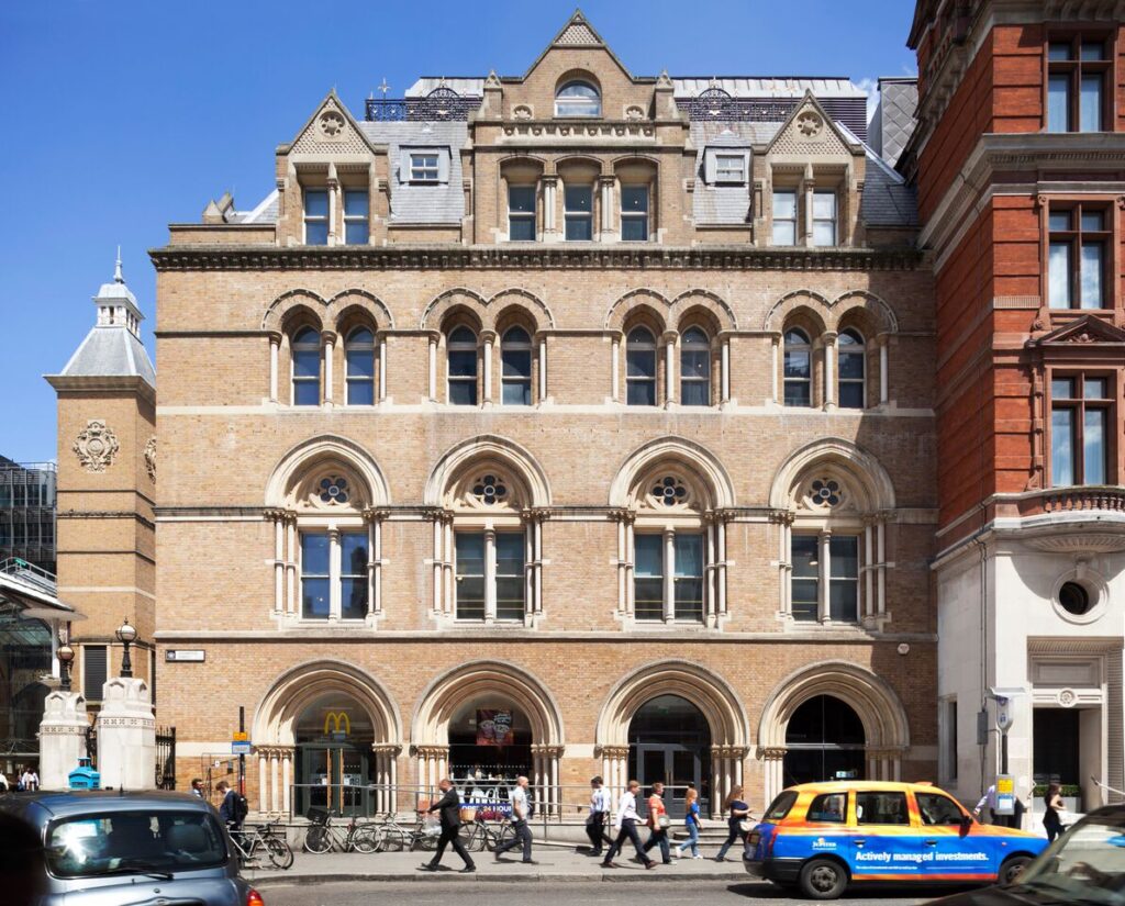 Fora - Liverpool Street Station - Find A Desk